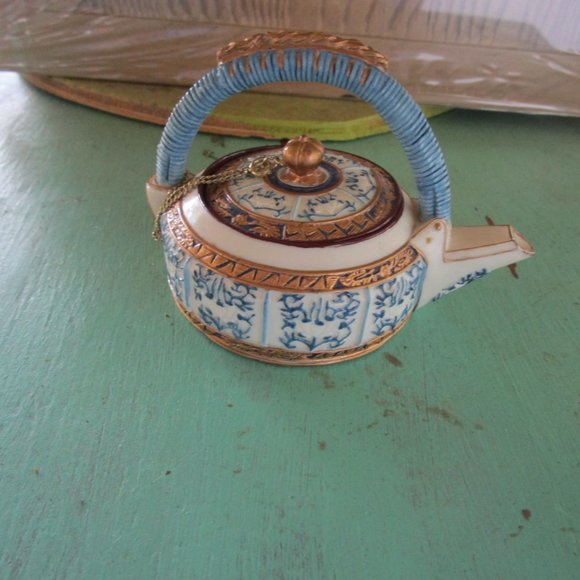 NIni | Accents | Vintage Nini Decorative Miniature Teapot Blue White ...